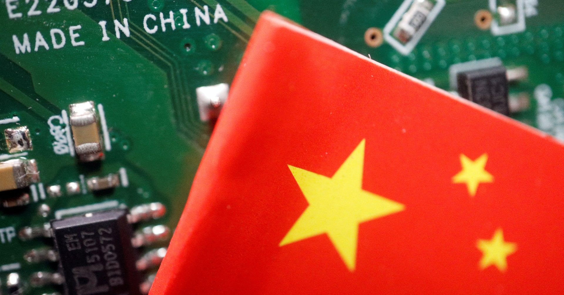 Report: China’s “Manhattan Project” built an advanced EUV chip fab ...